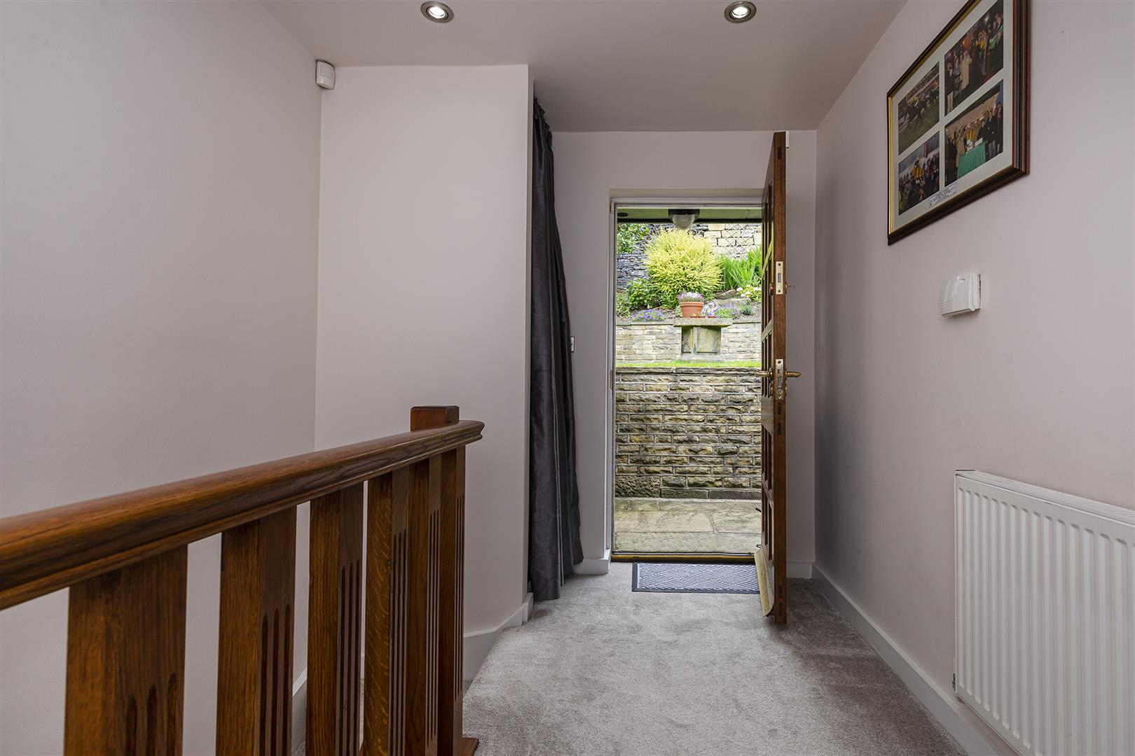 House - Semi-Detached : Cliffe Hill Lane, Warley, Halifax